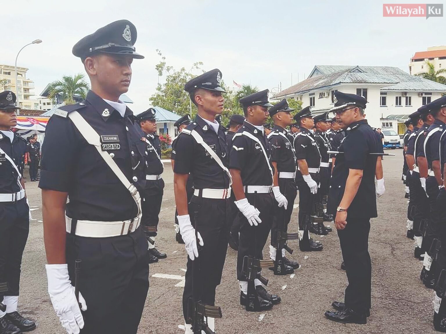 13 pesara polis Labuan terima pingat PJPN | WilayahKu