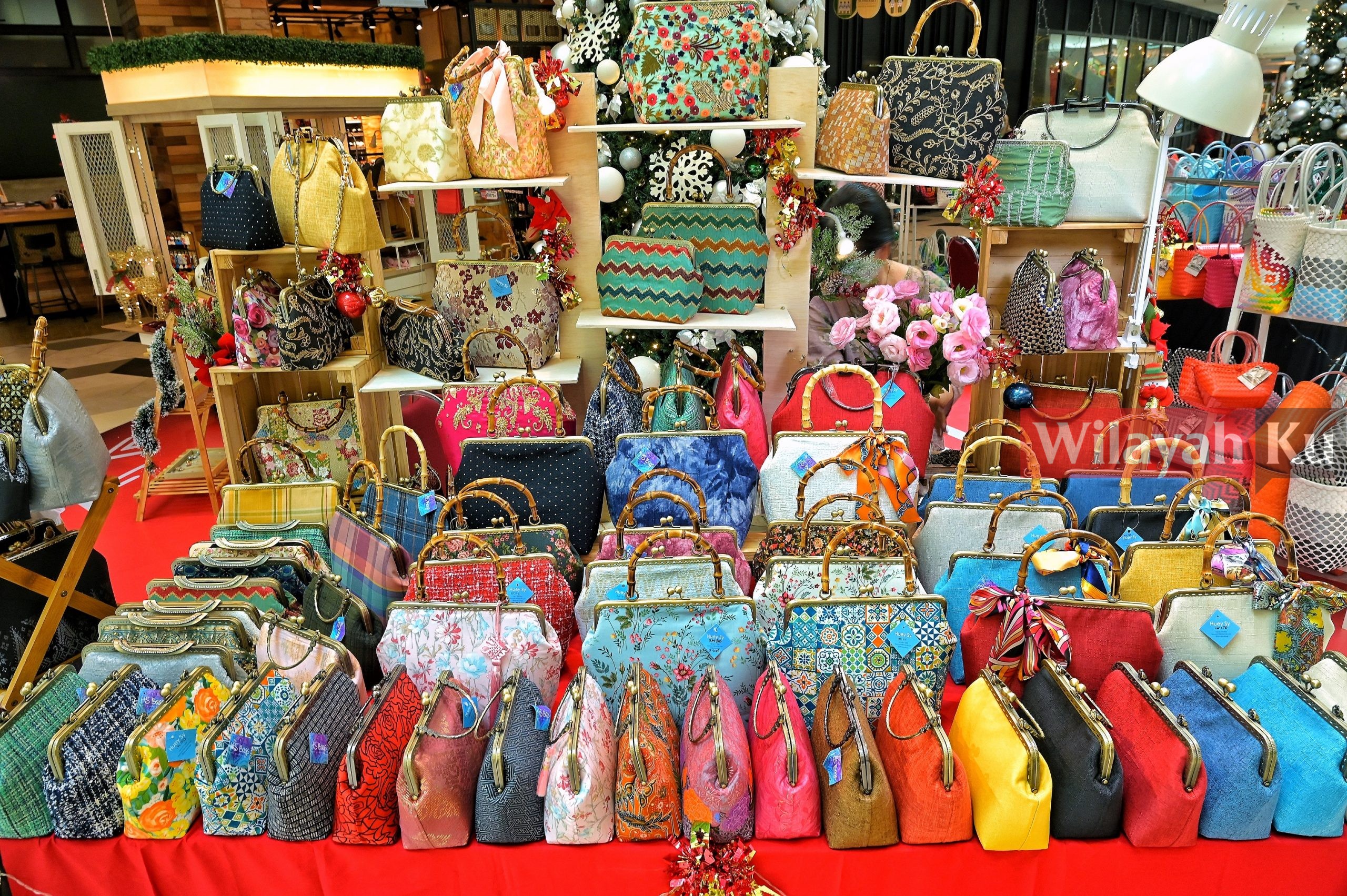 Aksesori eksklusif wanita moden | WilayahKu