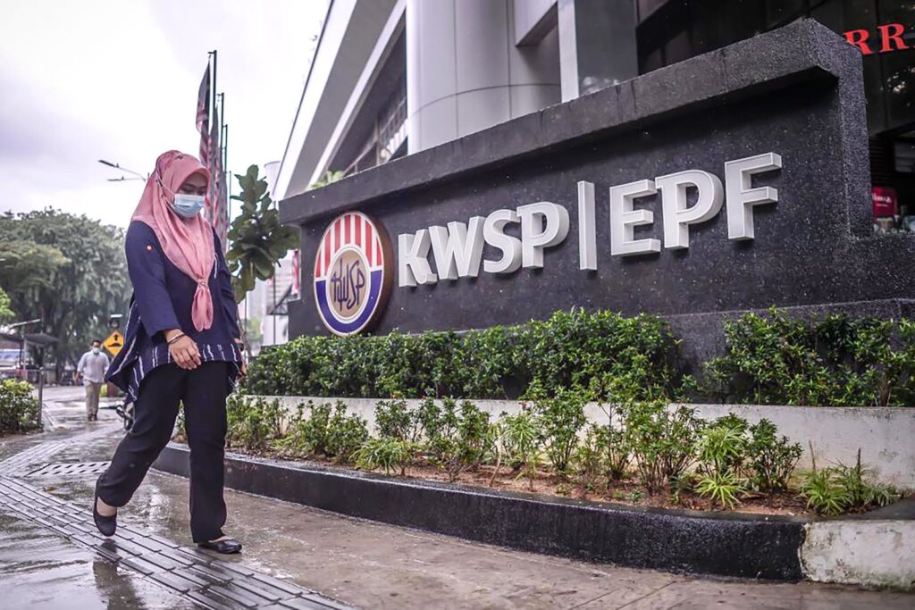 KWSP umum peningkatan dividen, jurang dua jenis simpanan dikecilkan ...