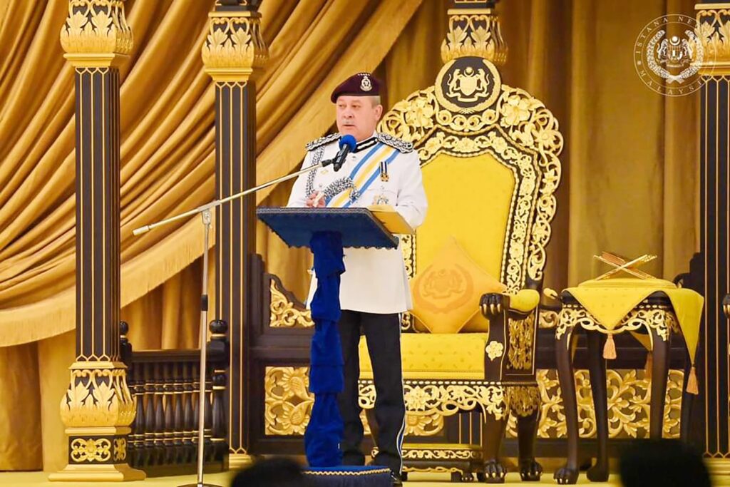 Agong ingatkan kerajaan bangunkan 13 negeri secara saksama | WilayahKu