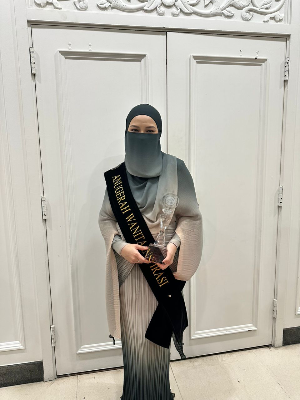 Neelofa terima Anugerah Wanita Inspirasi sempena The Muslim World Women's Summit: Voices Her ...