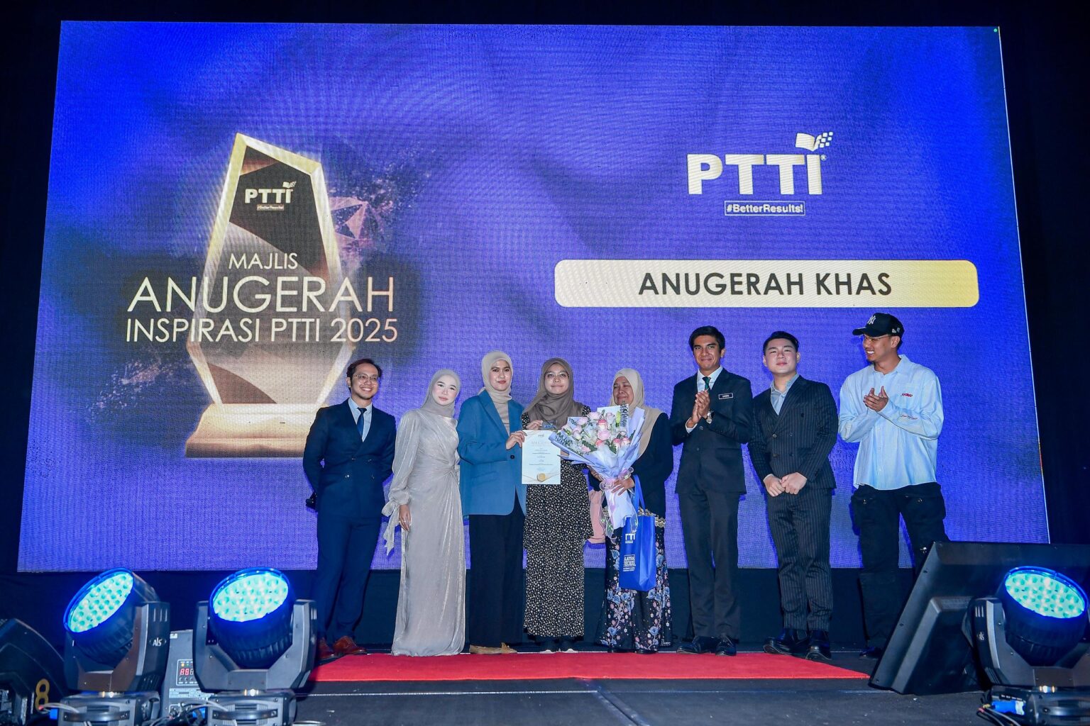 PTTI raih rekod terbesar… Himpun lebih 4,000 pelajar SPM dalam Road ...